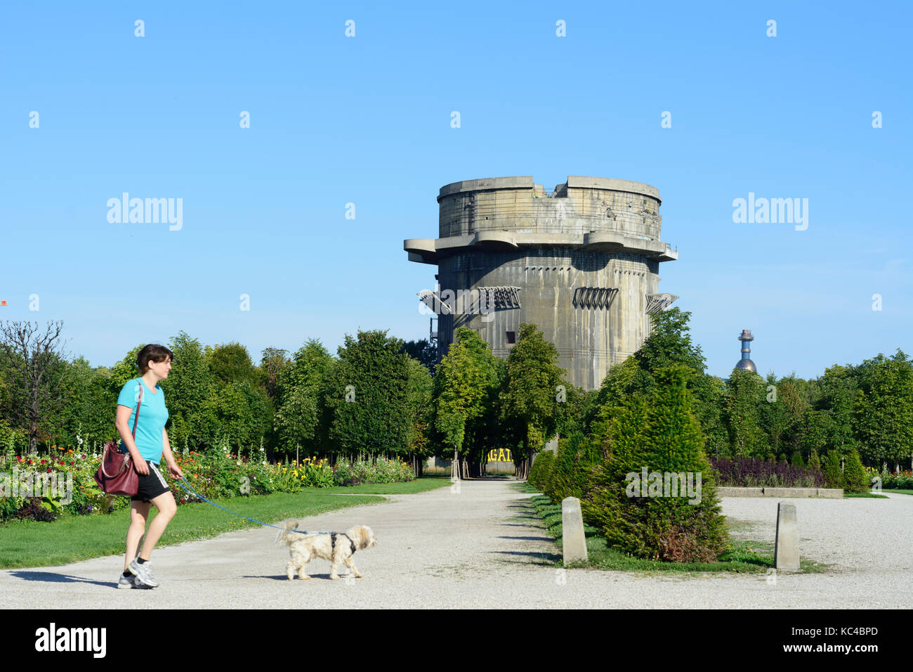 Flak tower at park Banque de photographies et d’images à haute ...