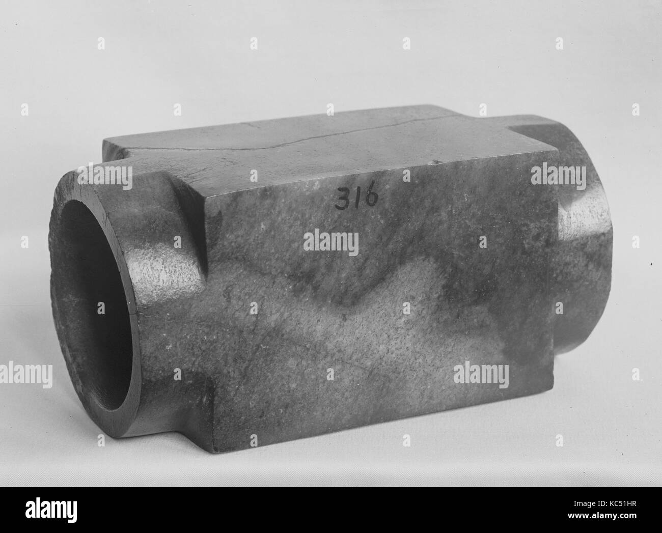 Jade cong shang dynastie Banque de photographies et d’images à haute ...