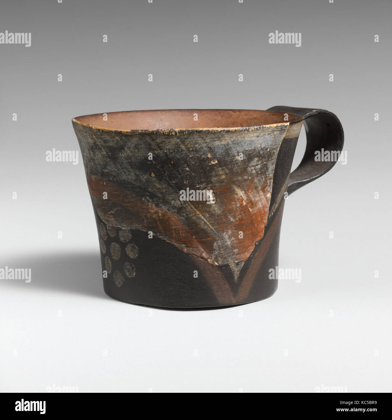 Coupe droite en terre cuite Banque de photographies et d’images à haute ...