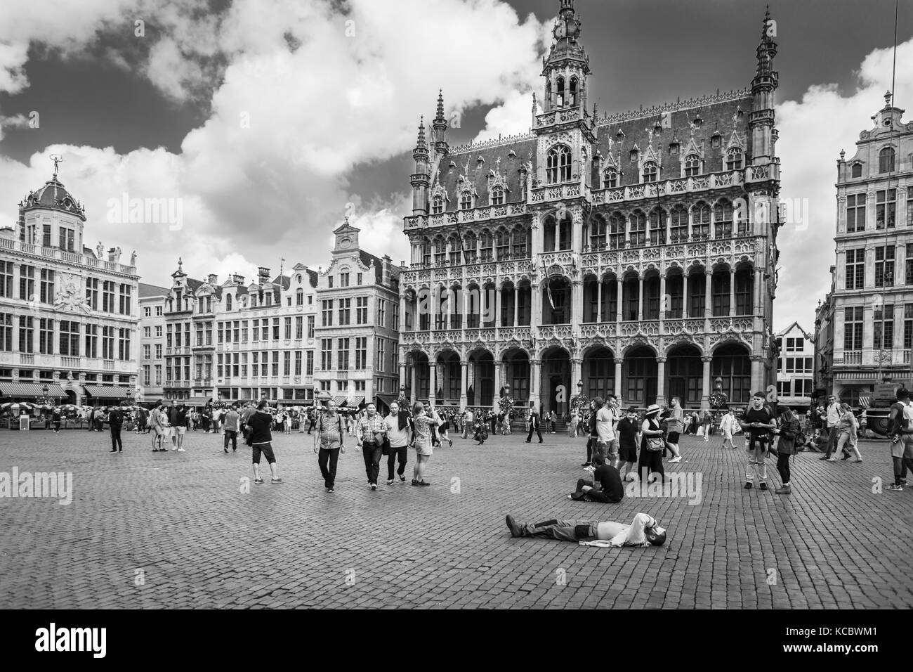 Un endroit pour se reposer Banque d'images noir et blanc - Alamy