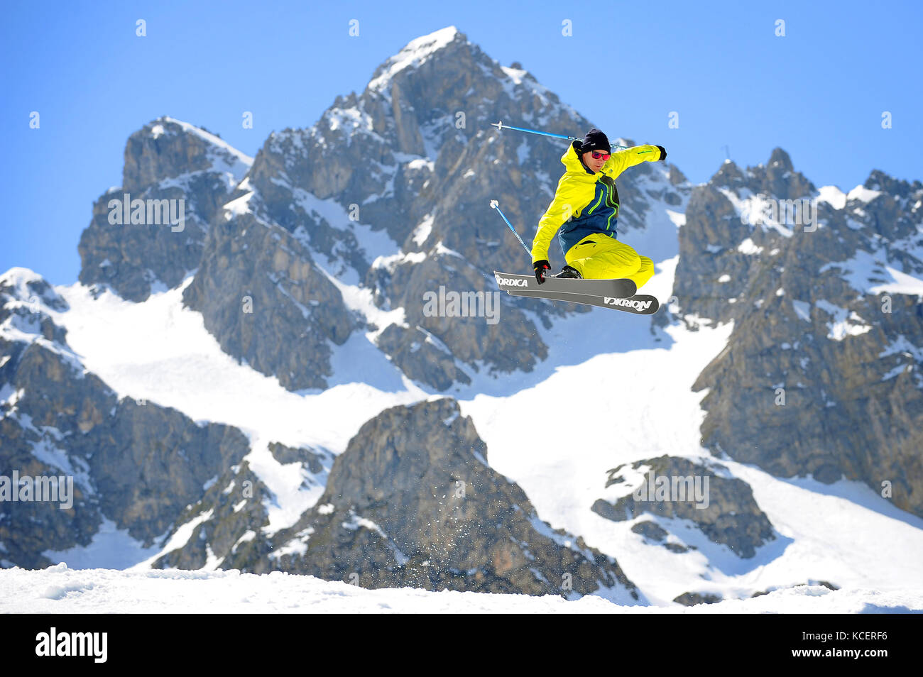 Courchevel 1850 aerienne Banque de photographies et d’images à haute ...