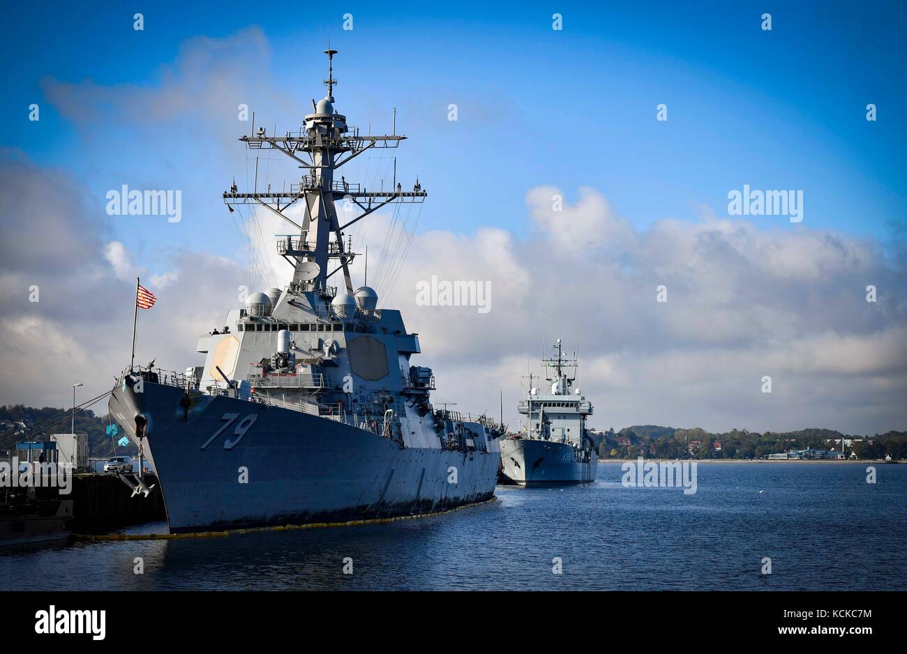 La classe Arleigh Burke destroyer lance-missiles USS Oscar Austin (DDG ...
