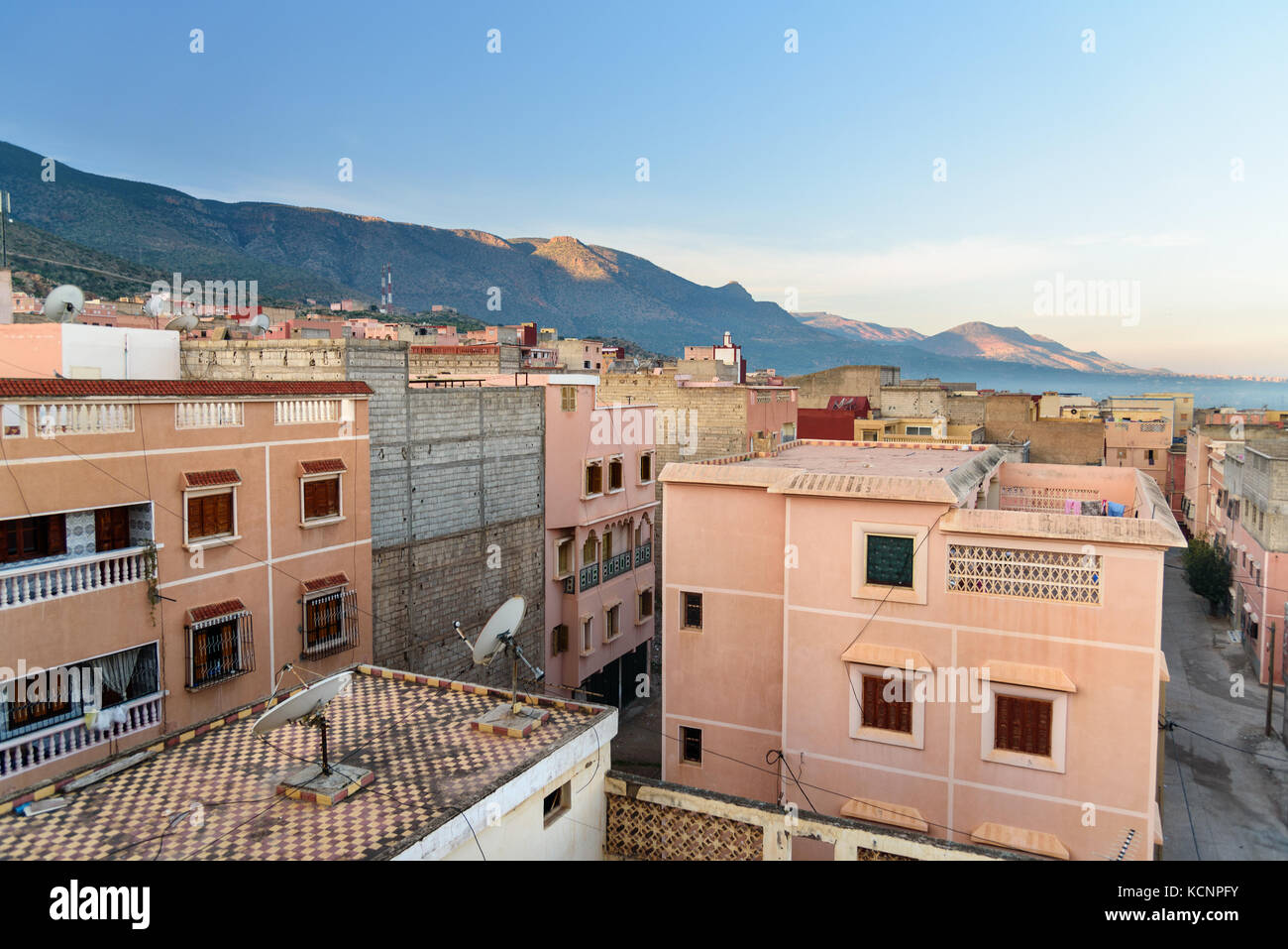 Afourar, Maroc - Jan 11, 2017 : Avis d'Afourar en ville Province Azilal ...
