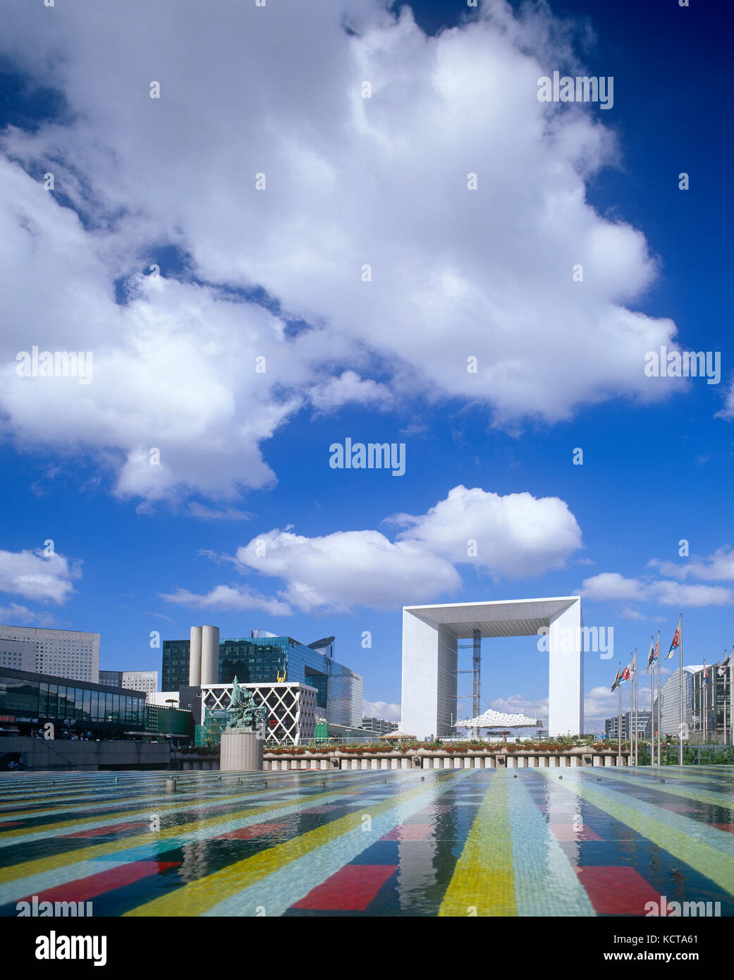 Arche de la defense Banque de photographies et d’images à haute ...