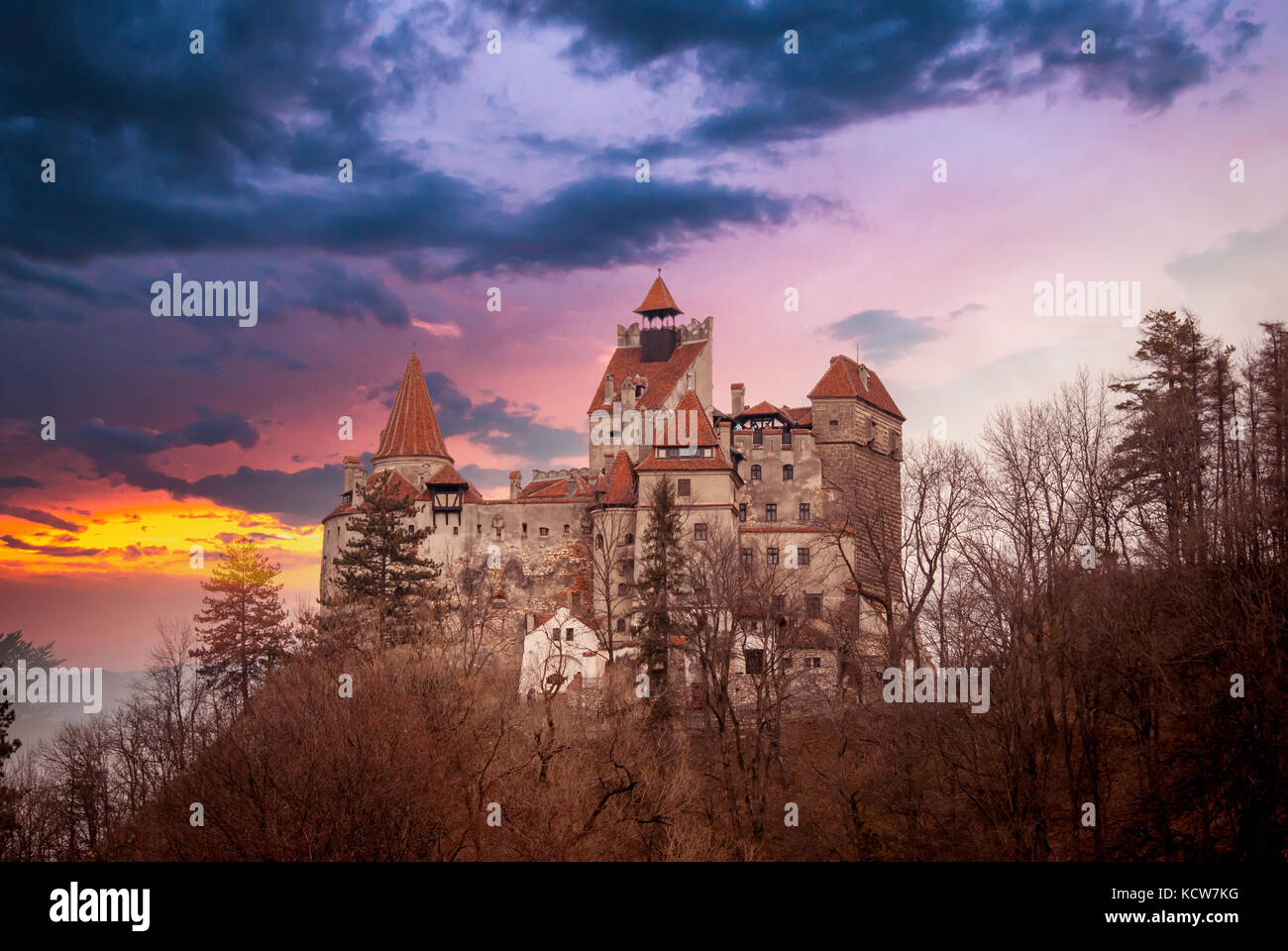 Le château de Bran, Transylvanie, Roumanie, dite de "château de Dracula ...