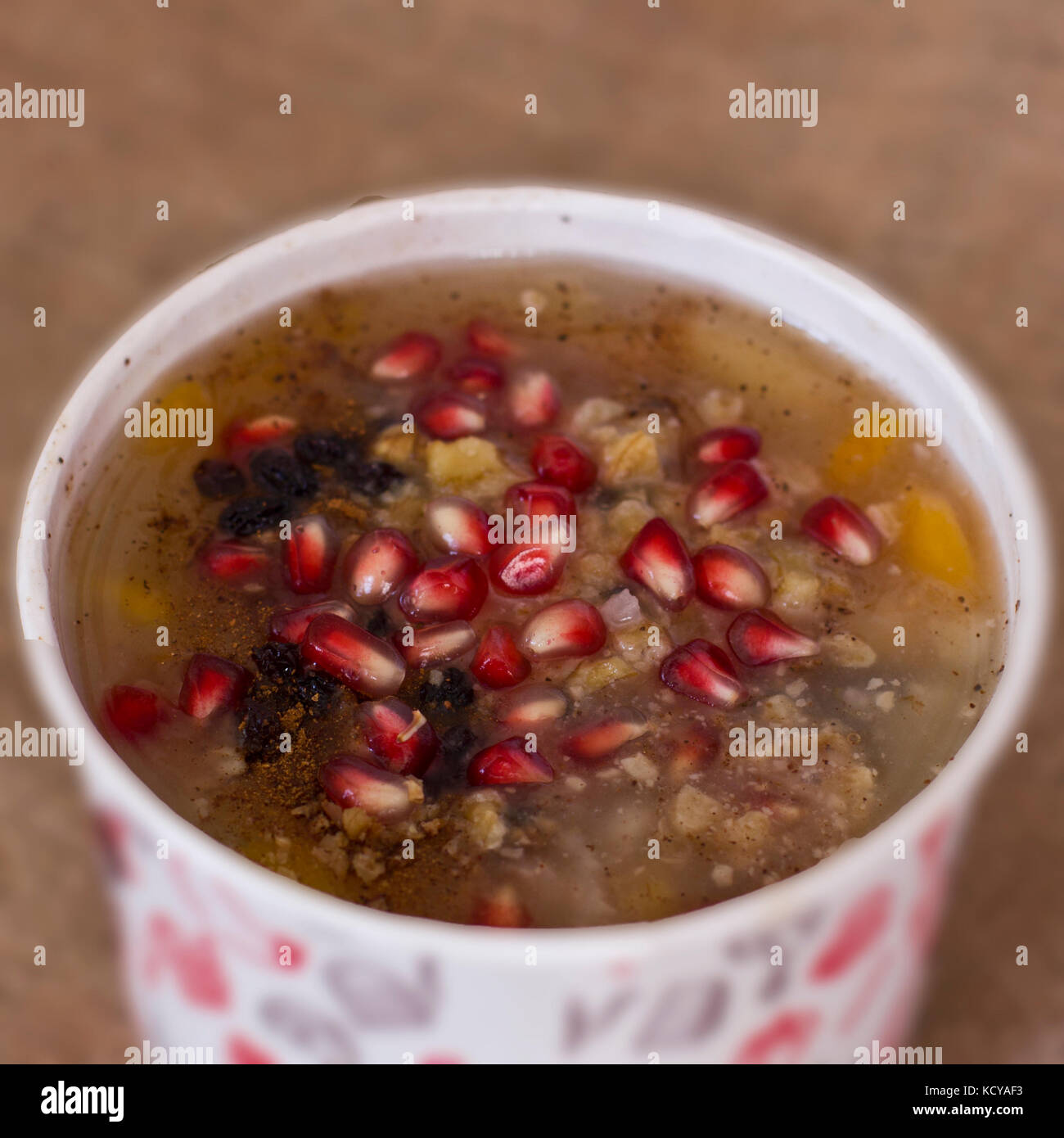 Asure ashure dessert turc de la bouillie de céréales avec des fruits ...