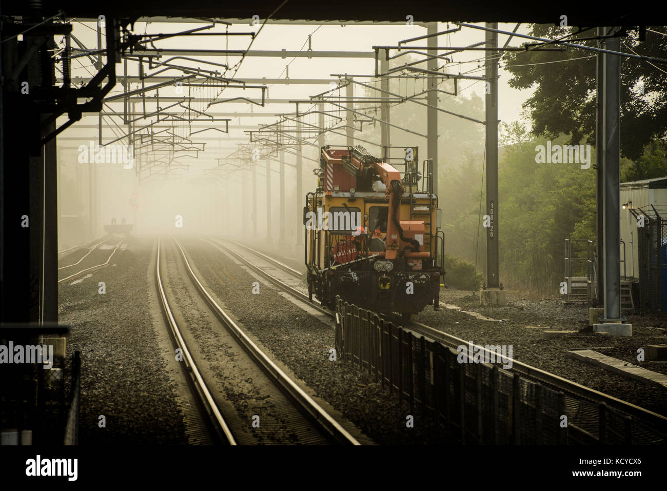 Train du lever du soleil Banque de photographies et d’images à haute ...