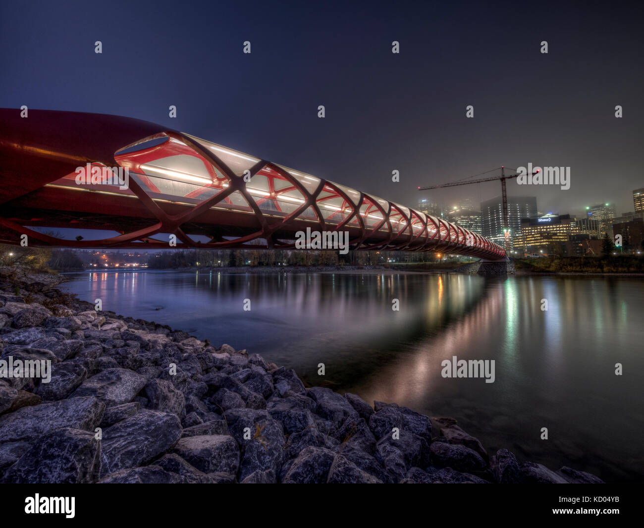 Pont de la paix de calgary Banque de photographies et d’images à haute ...