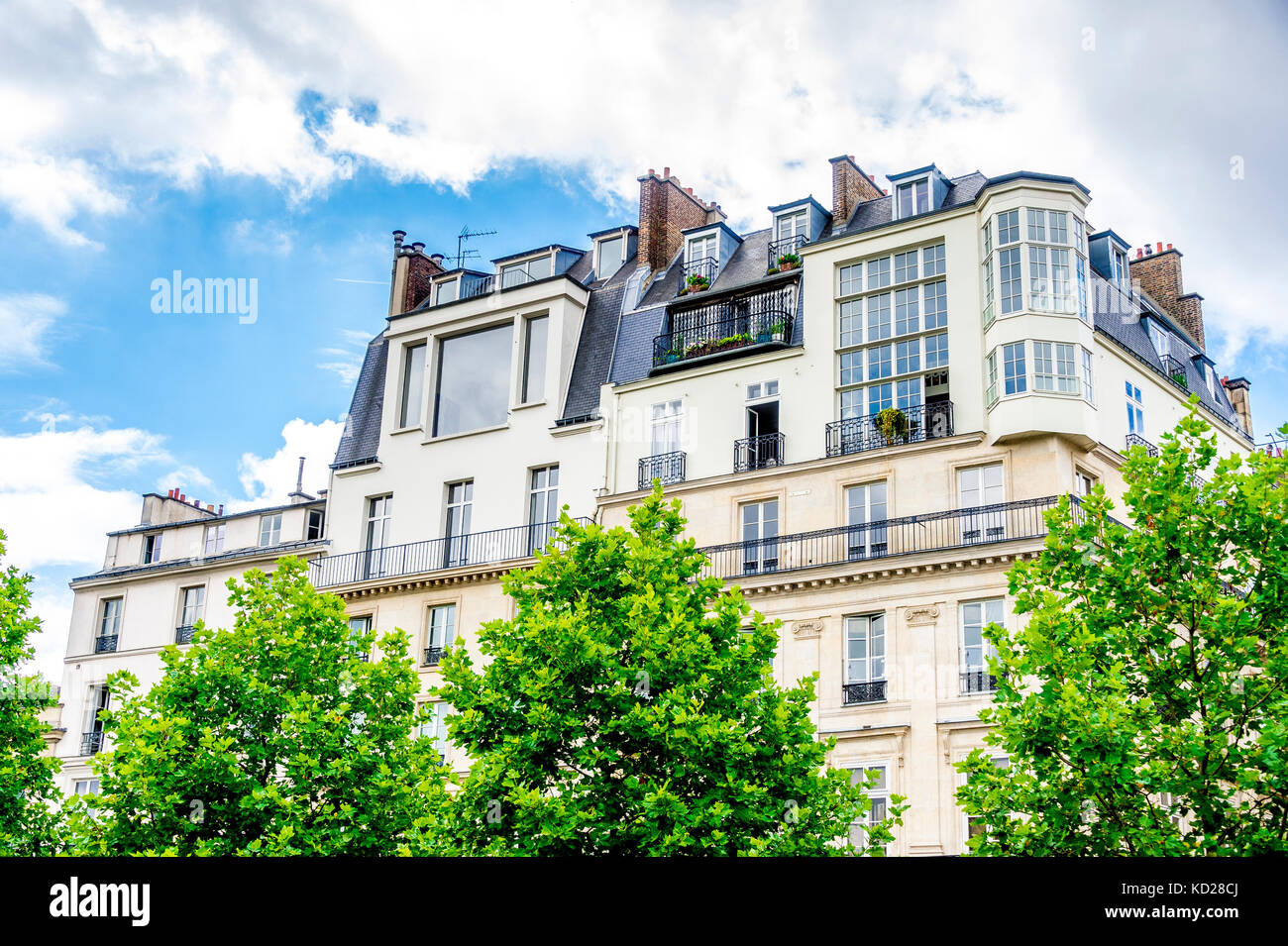 Toit paris haussmann Banque de photographies et d’images à haute ...