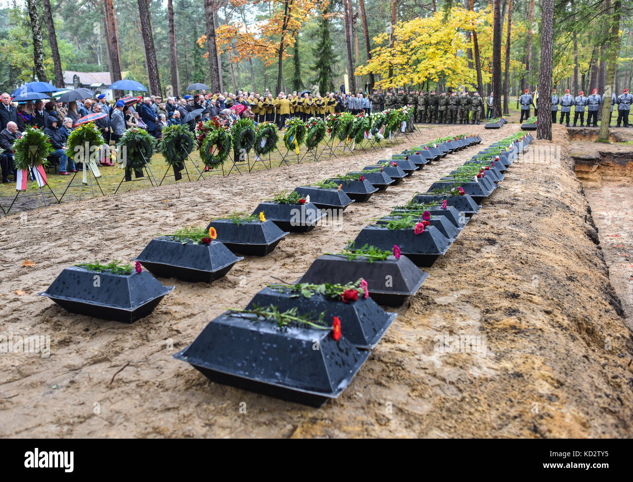 Cimetière de guerre allemand halbe wwii Banque de photographies et d ...