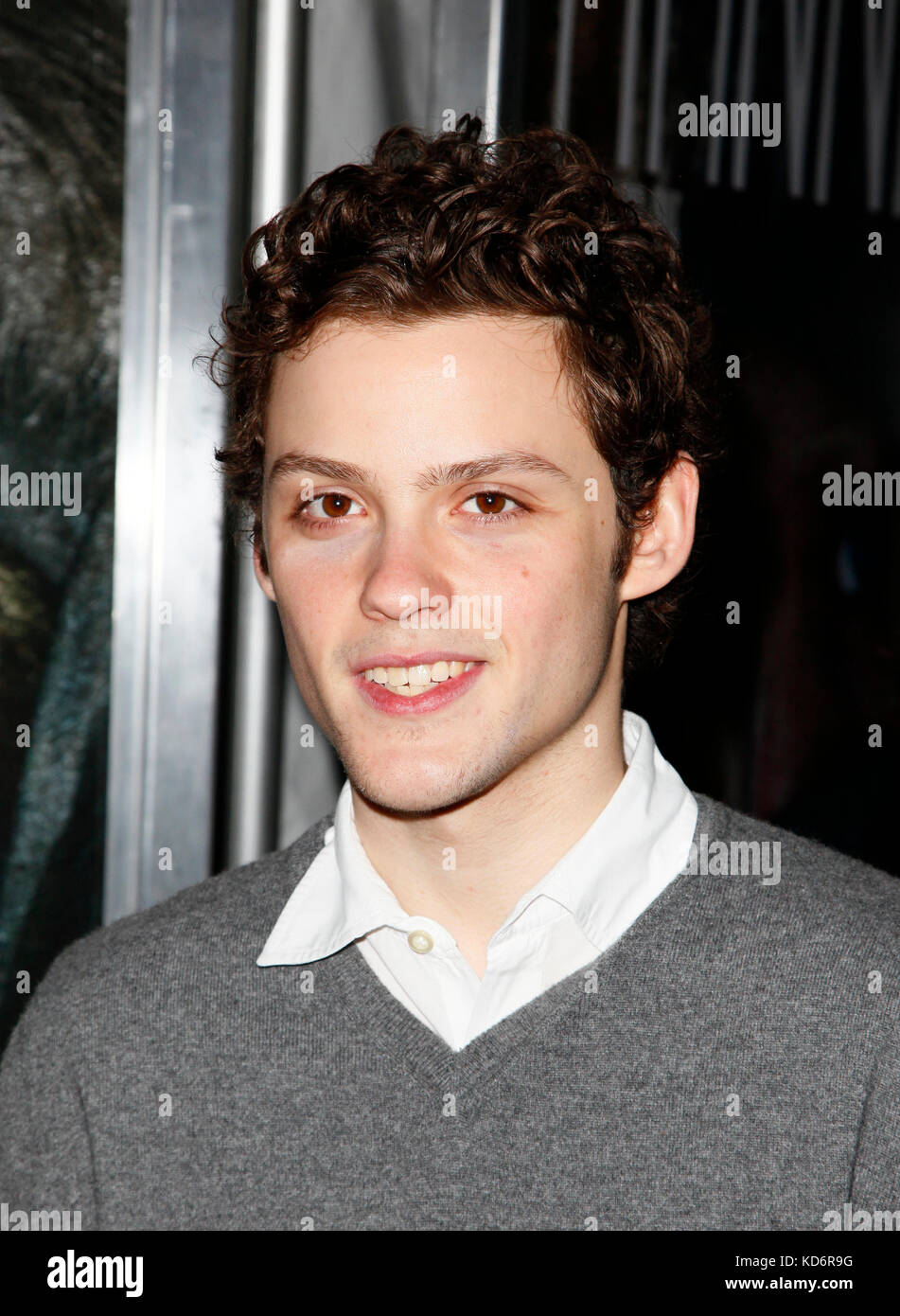 James Newman photographié au New York Premiere de 'Hanna' au Regal ...