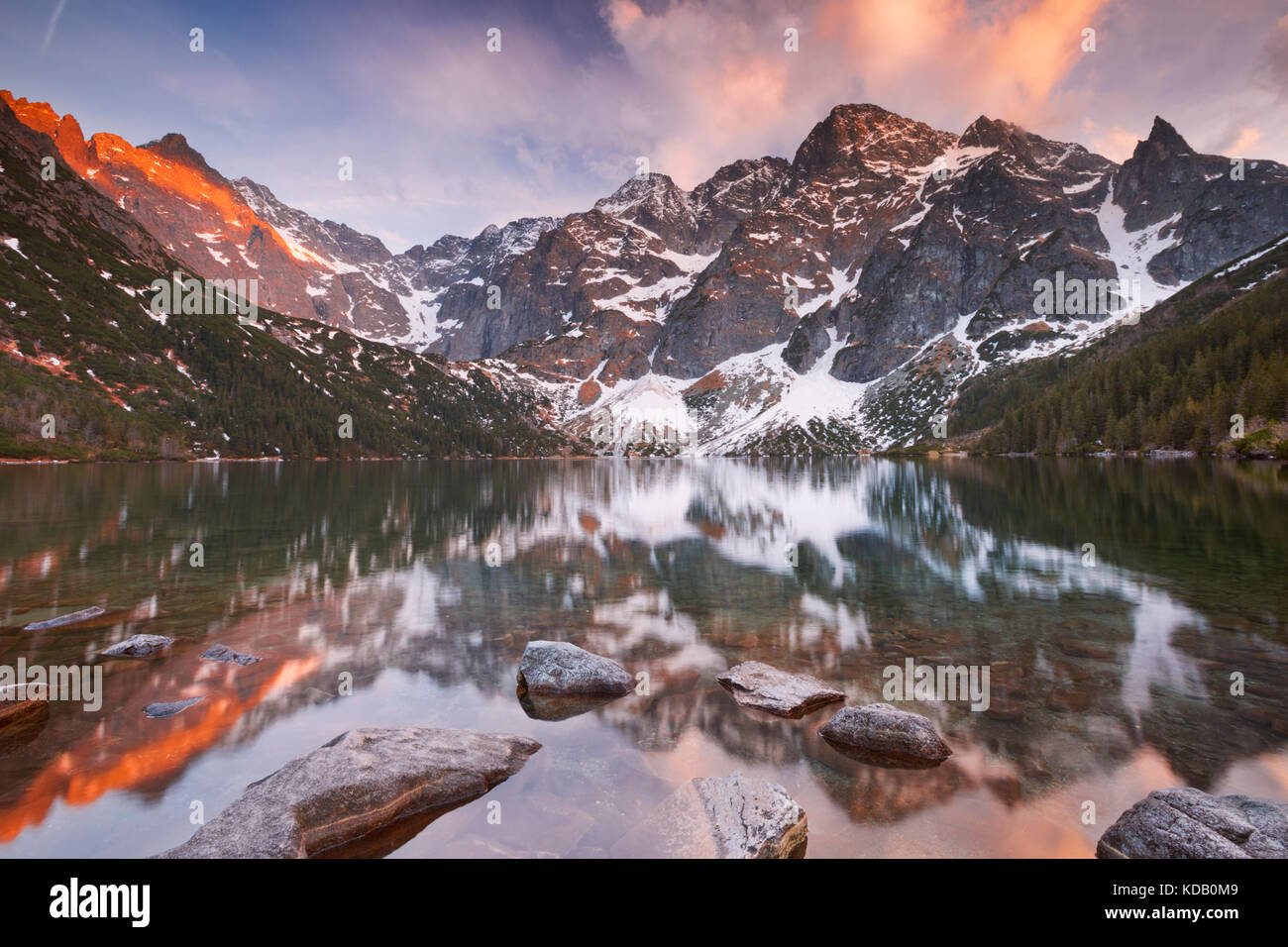 Le Morskie Oko Lac de montagne dans les Tatras en Pologne, photographié ...