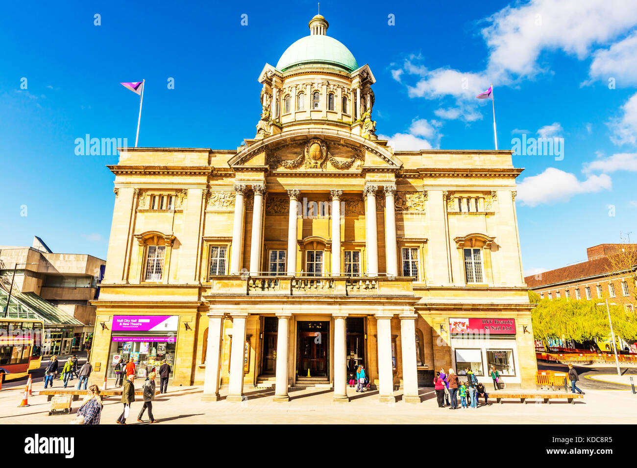 Hull city hall entrance Banque de photographies et d’images à haute ...