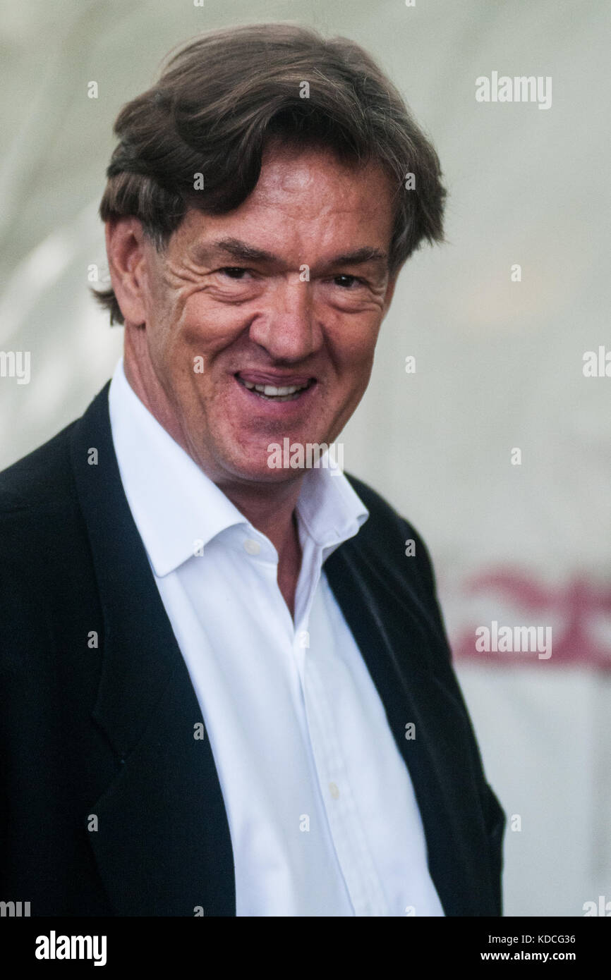 Robert mccrum Banque de photographies et d’images à haute résolution ...