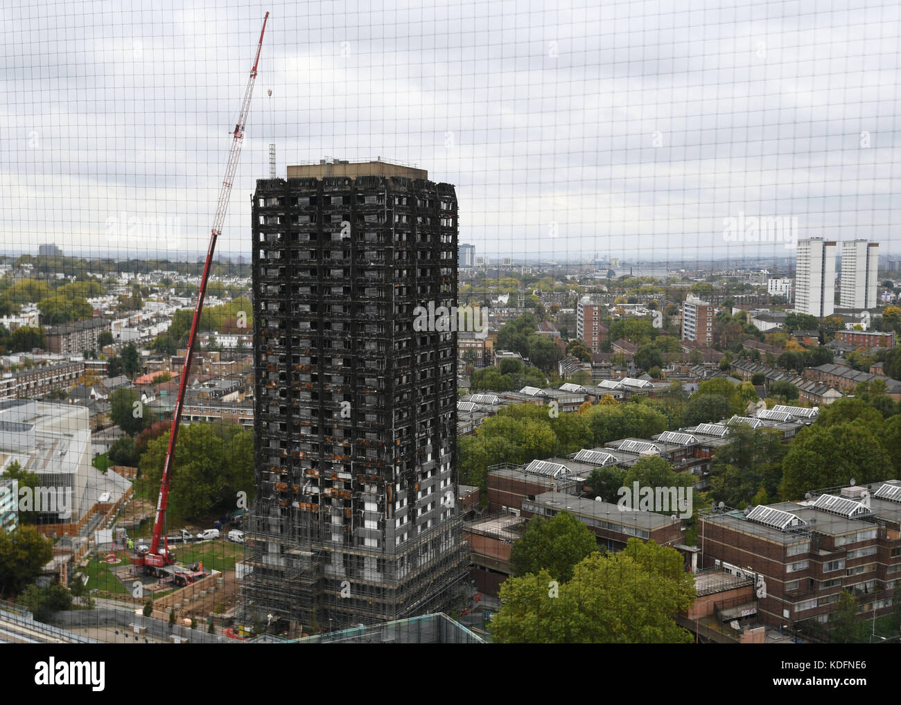 Couverture ruine grenfell tower Banque de photographies et d’images à ...