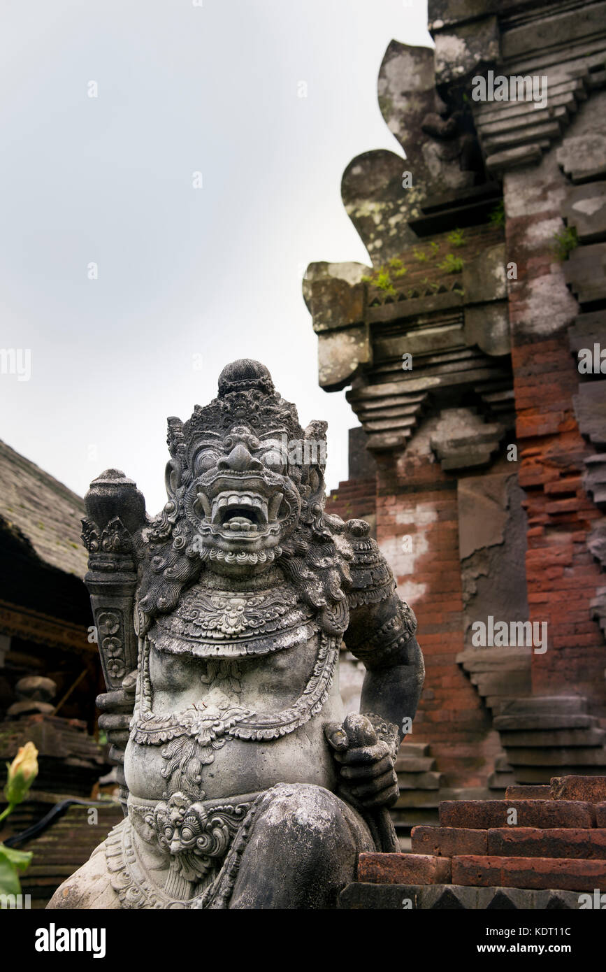 Sculptures traditionnelles balinaises Banque de photographies et d ...