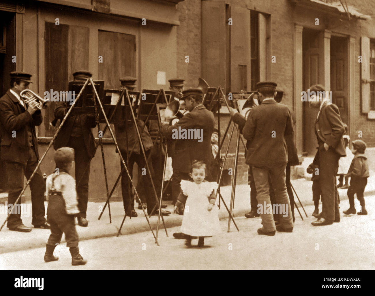 Old london street Banque de photographies et d’images à haute ...