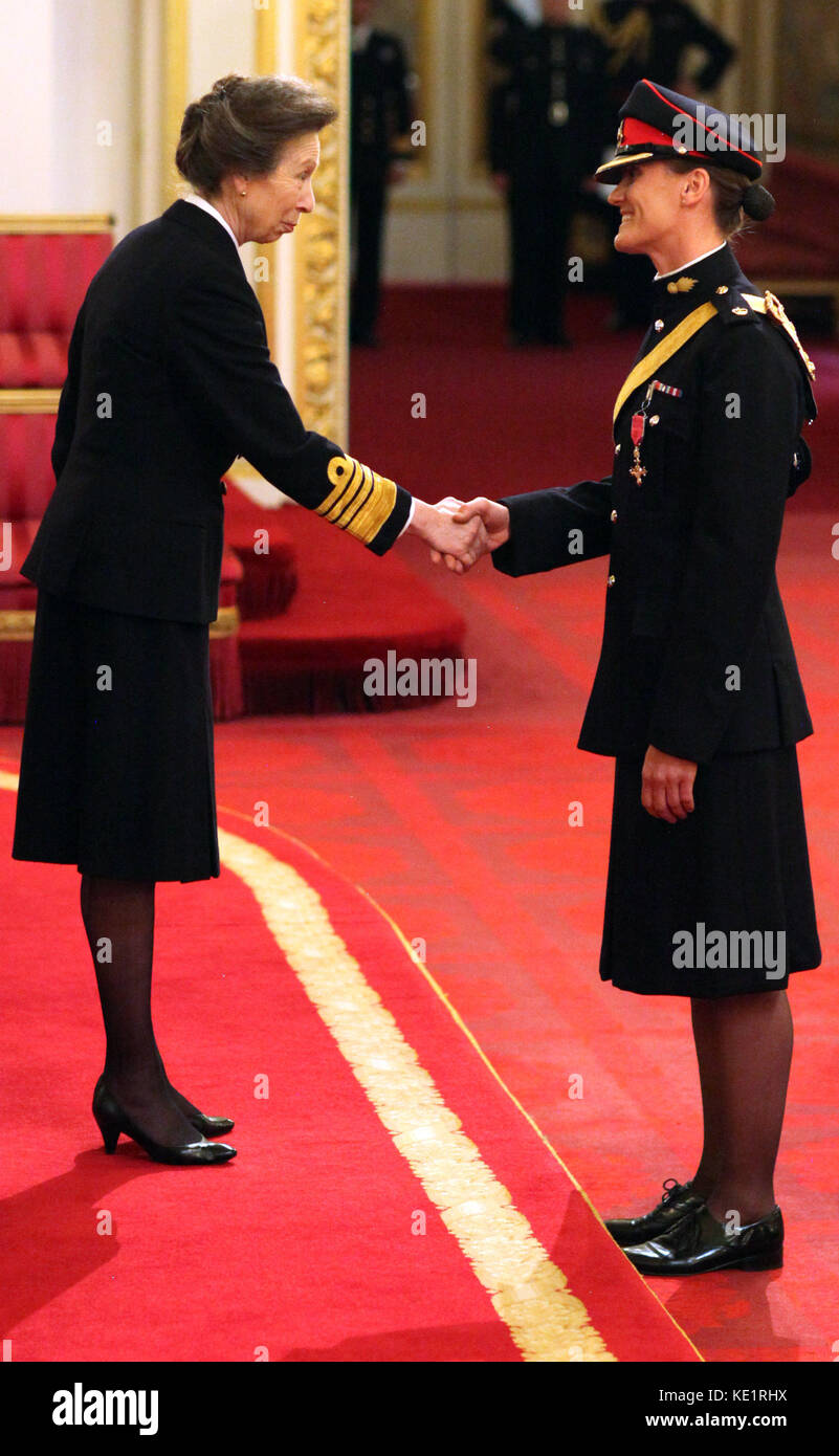 Le major Heather Stanning, Artillerie royale de Broughton, est fait ...