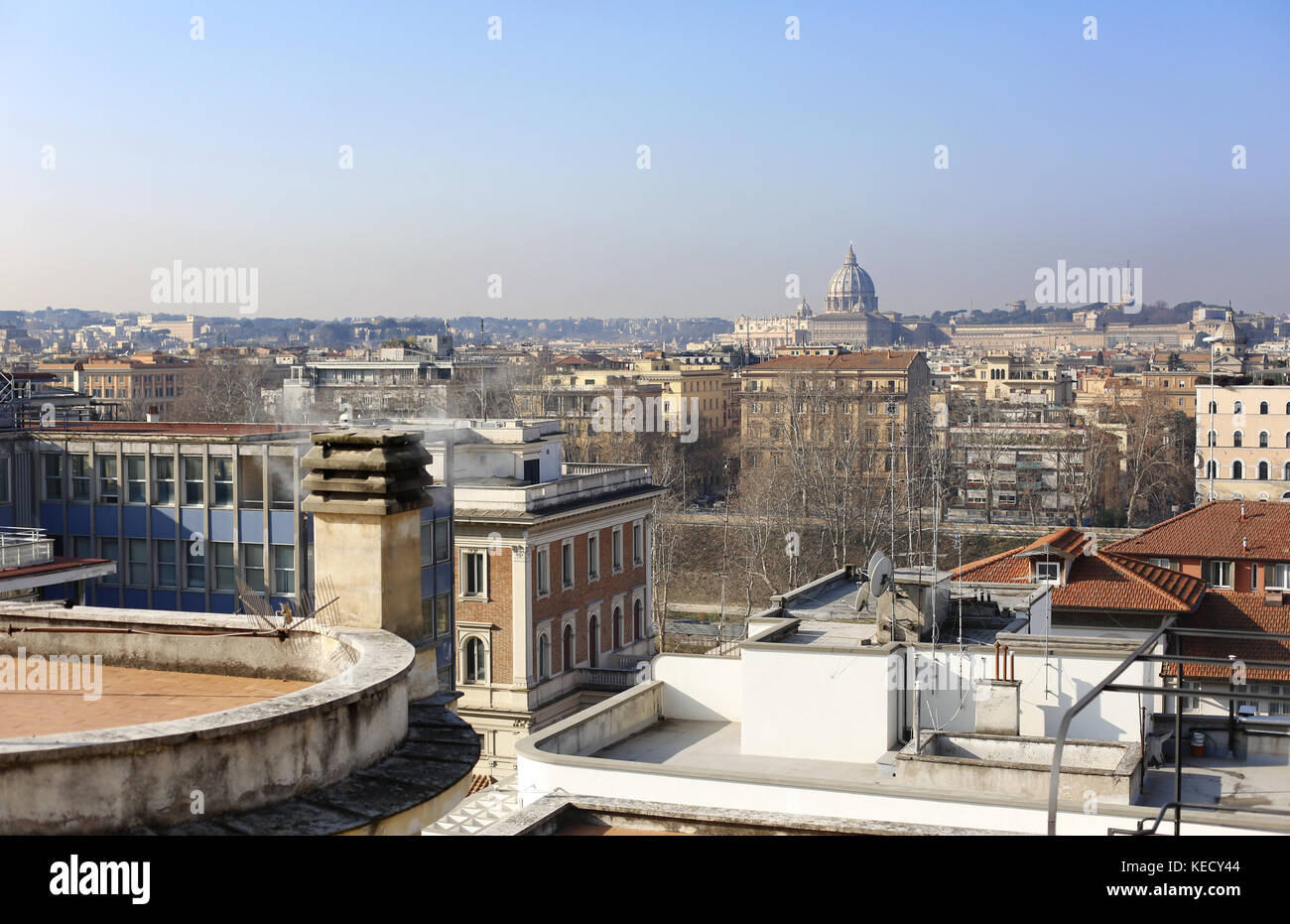 Les toits de rome Banque de photographies et d’images à haute ...