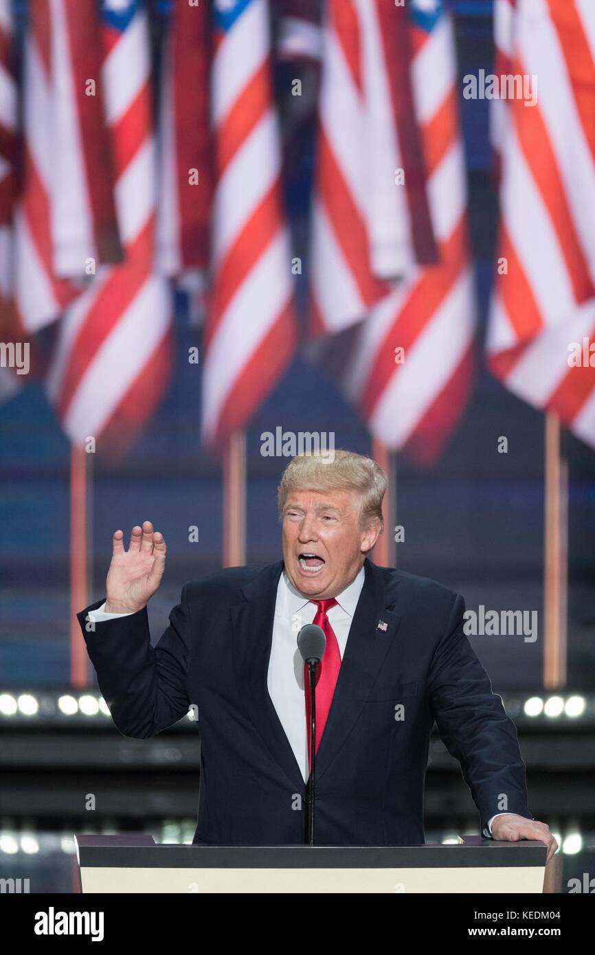 Gop candidate présidentielle Donald Trump fournit son adresse d ...