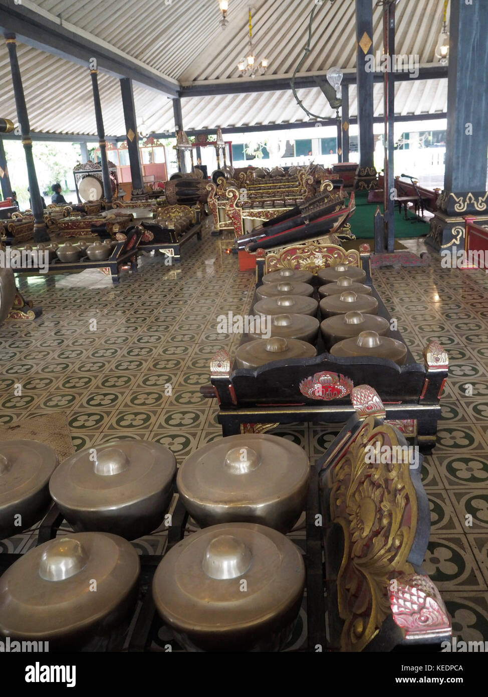 Instruments de gamelan Banque de photographies et d’images à haute résolution - Alamy