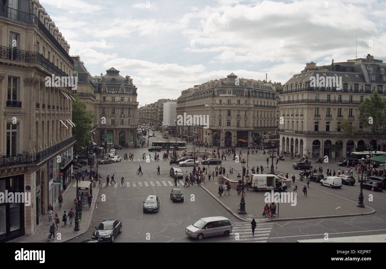 Rues de paris france Banque de photographies et d’images à haute ...