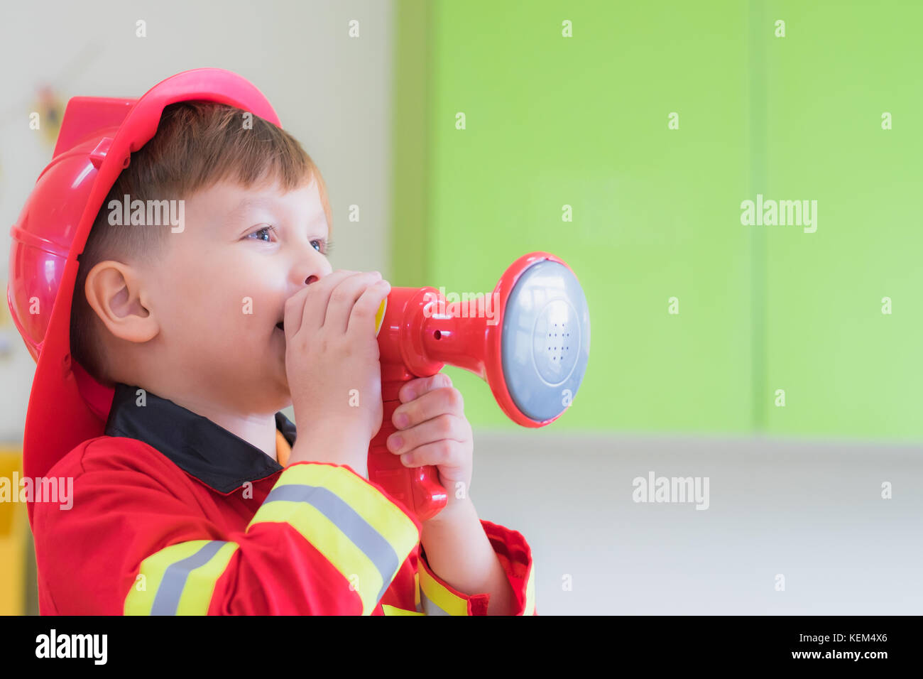 Enfant pompier Banque de photographies et d’images à haute résolution ...