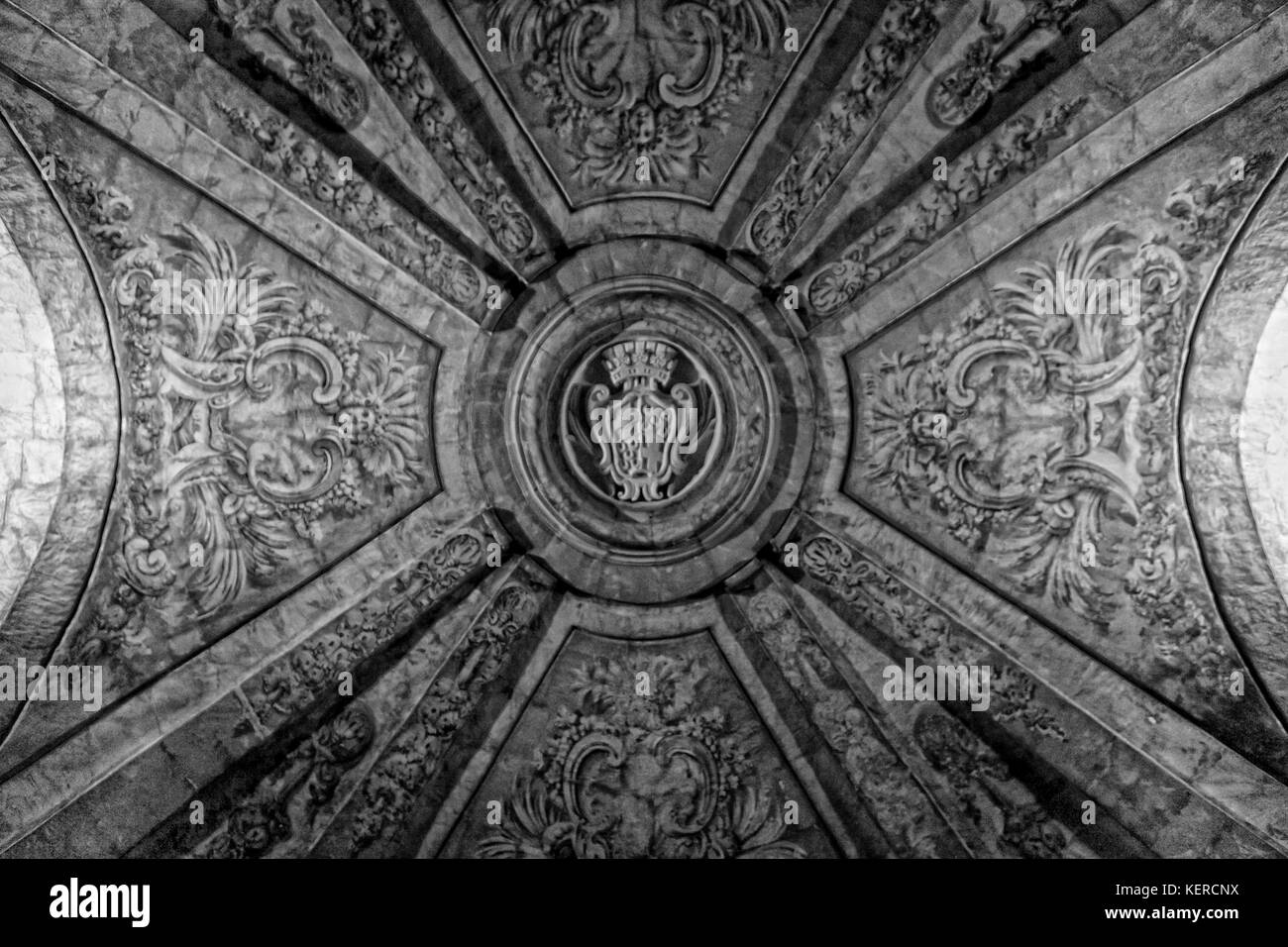 Order of malta cross Banque d'images noir et blanc - Alamy