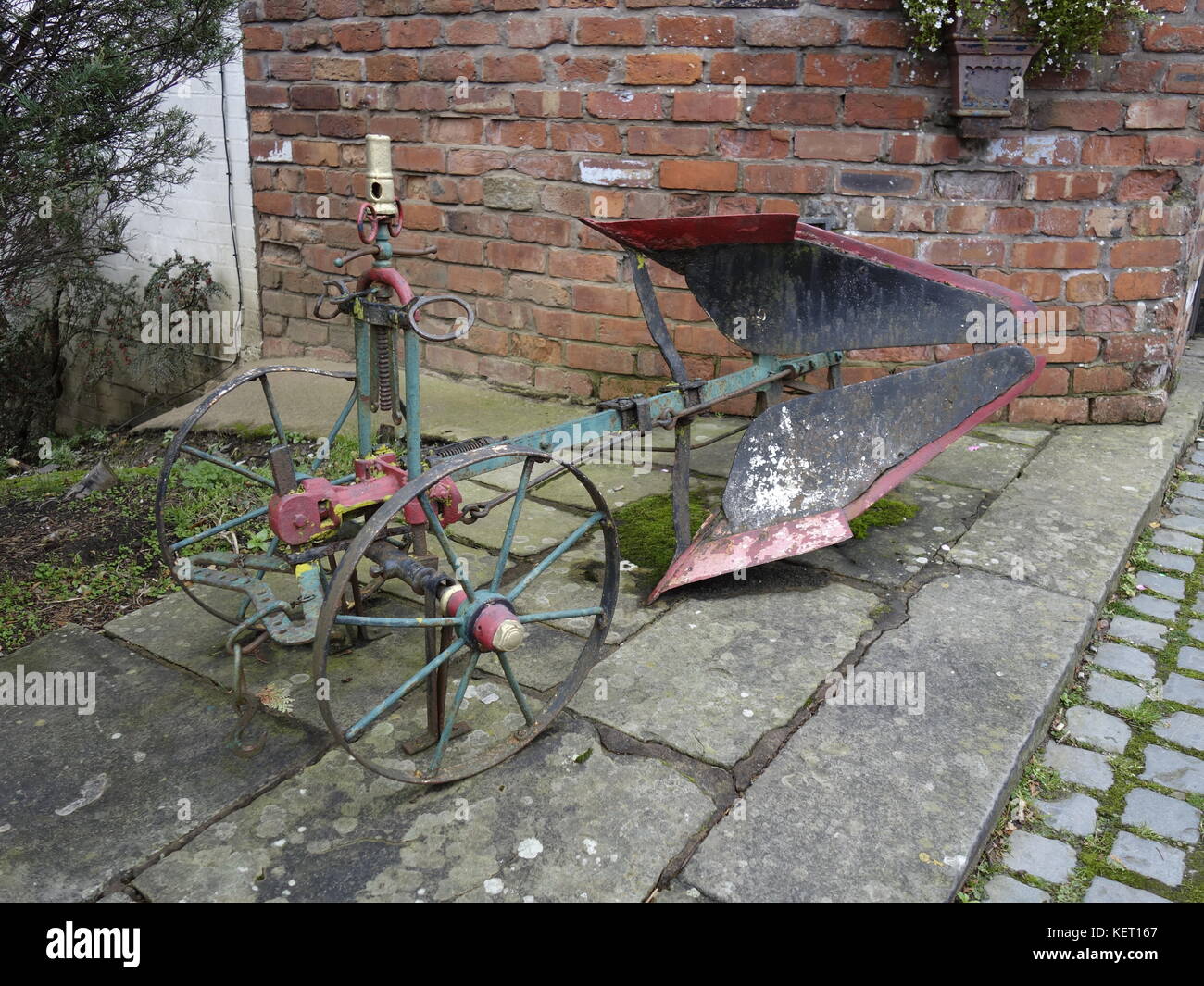 Charrue à cheval antique Banque de photographies et d’images à haute ...