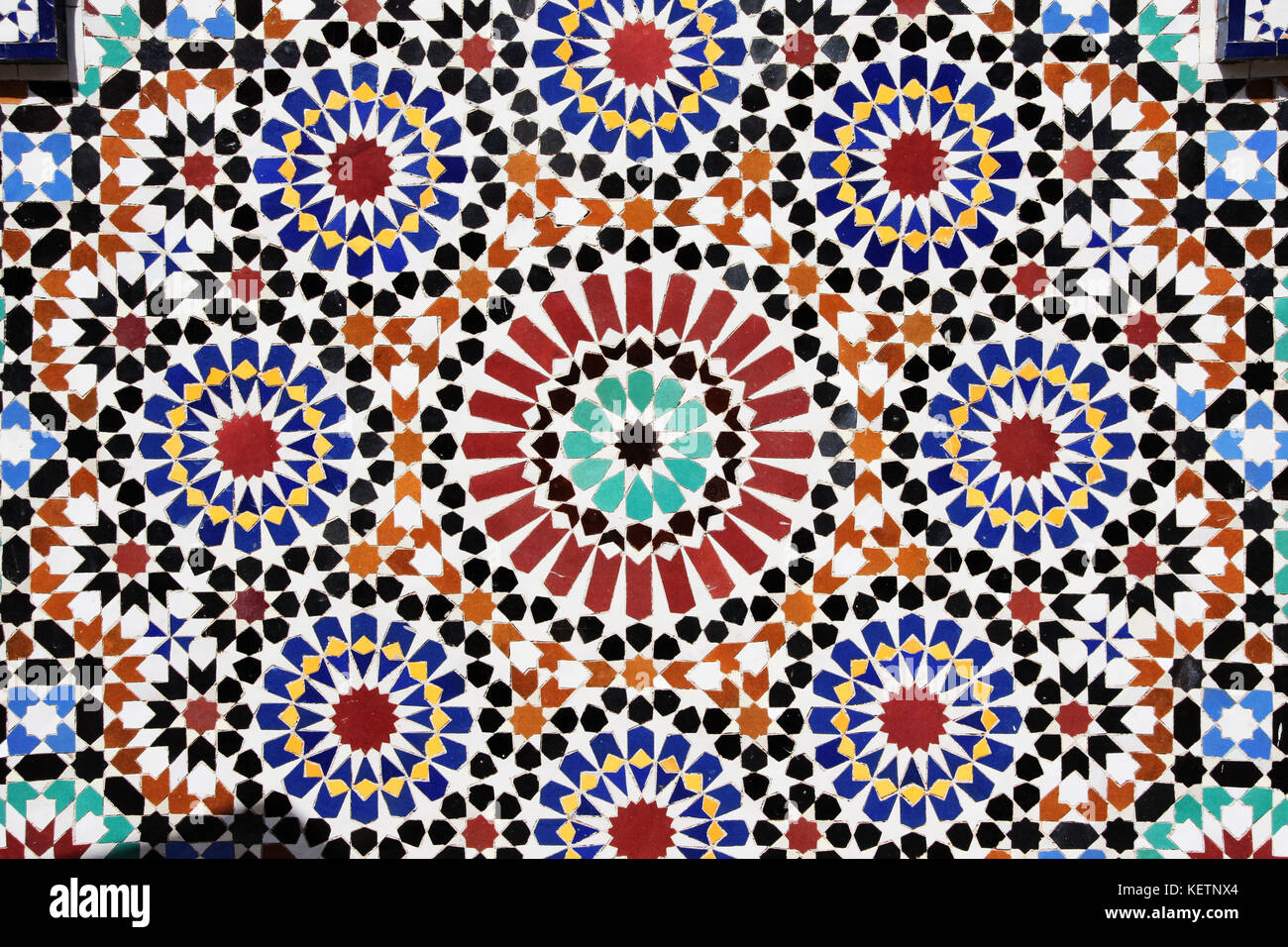 Détail de mur en mosaïque traditionnelle marocaine, Maroc, afrique ...