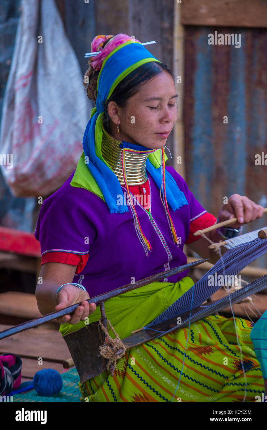 Tribu kayan Banque de photographies et d’images à haute résolution - Alamy