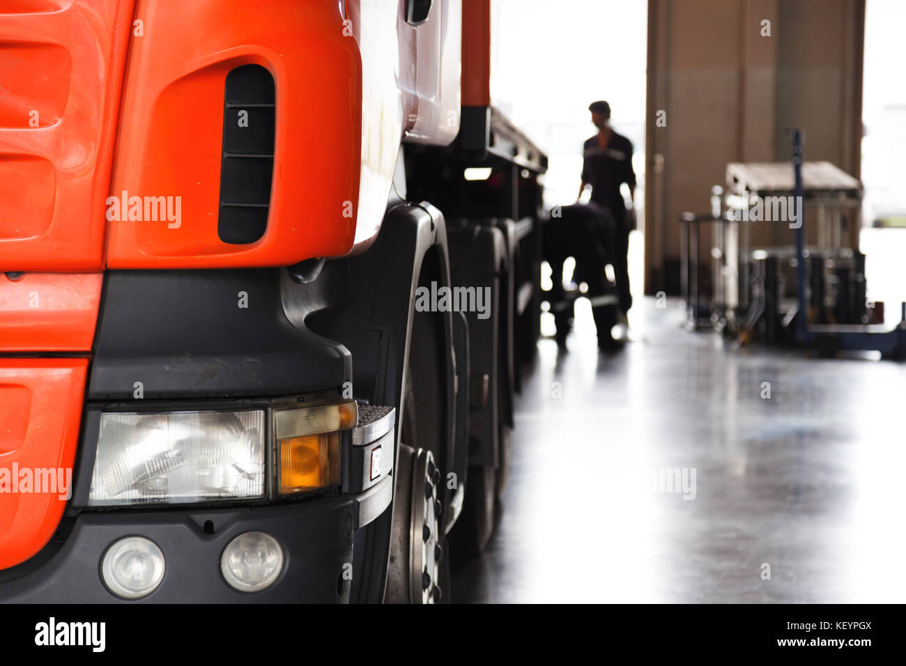 Camion atelier Banque de photographies et d’images à haute résolution ...