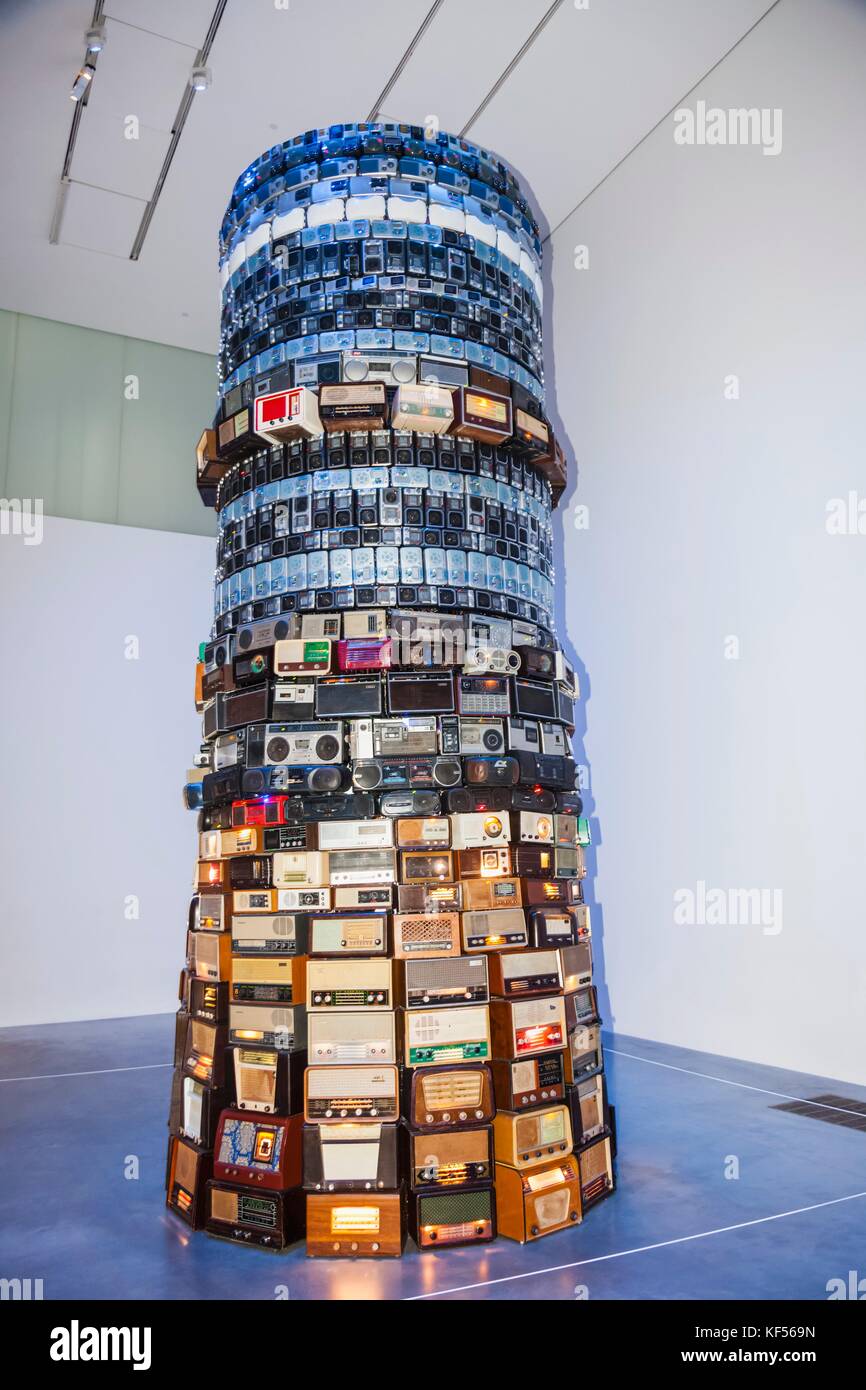 Babel 2001 By Cildo Meireles Banque d'image et photos - Alamy