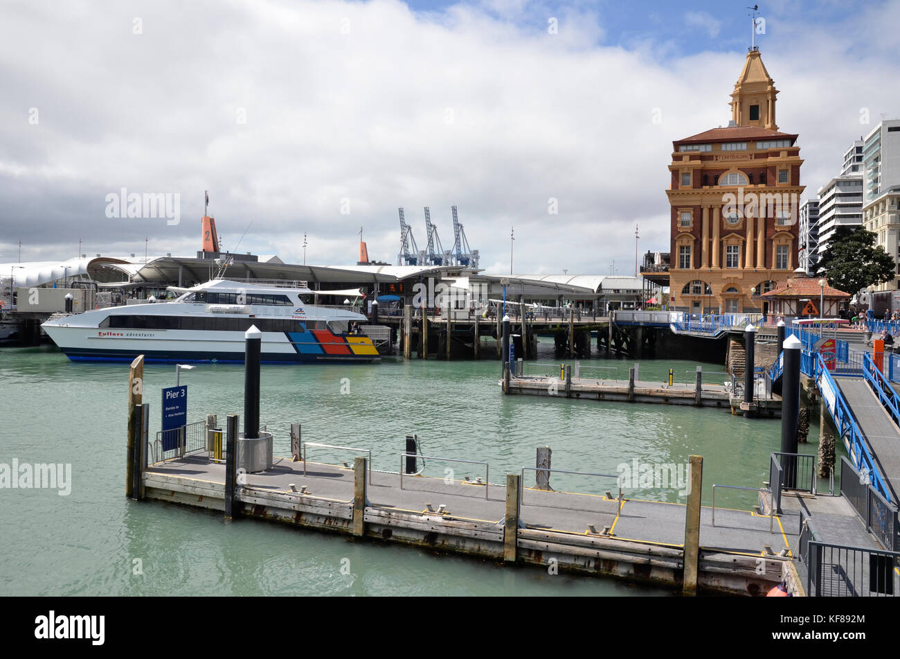 Le Ferry Building et Queens Wharf à Auckland's Docks Photo Stock - Alamy