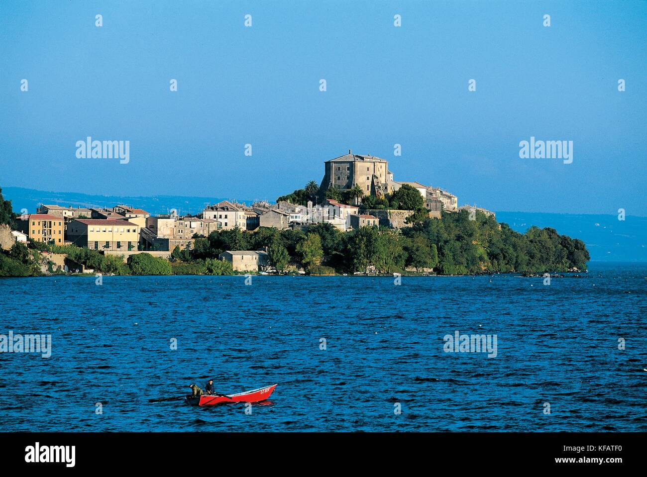 L'Italie, région du Latium, Capodimonte, le lac de Bolsena Photo Stock ...