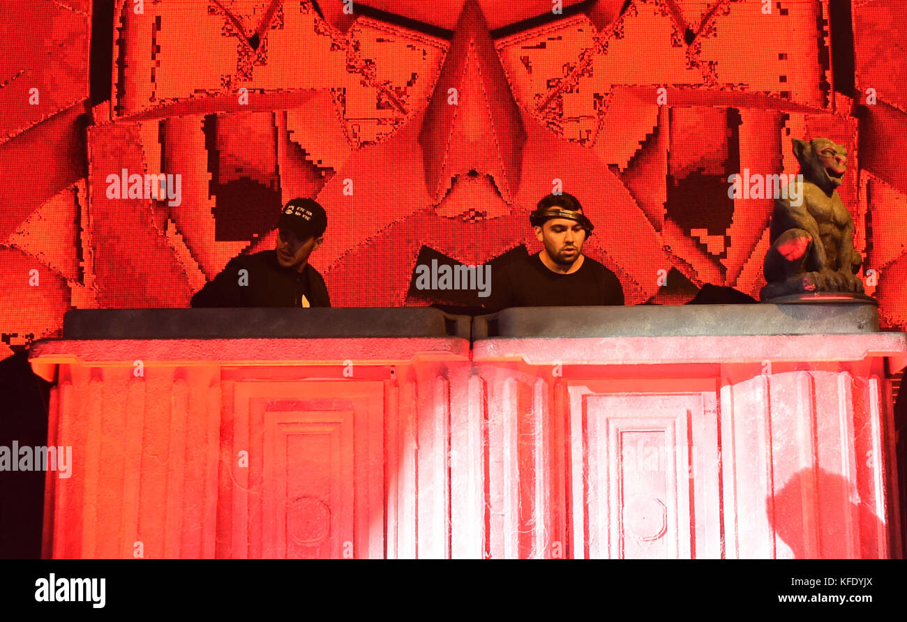 Les disciples de luke mcdermott jouent Banque de photographies et d ...