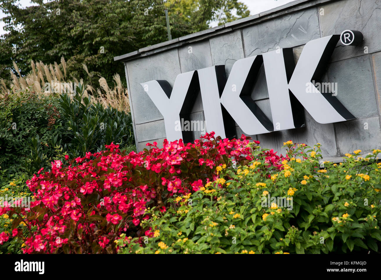 Ykk logo Banque de photographies et d’images à haute résolution - Alamy