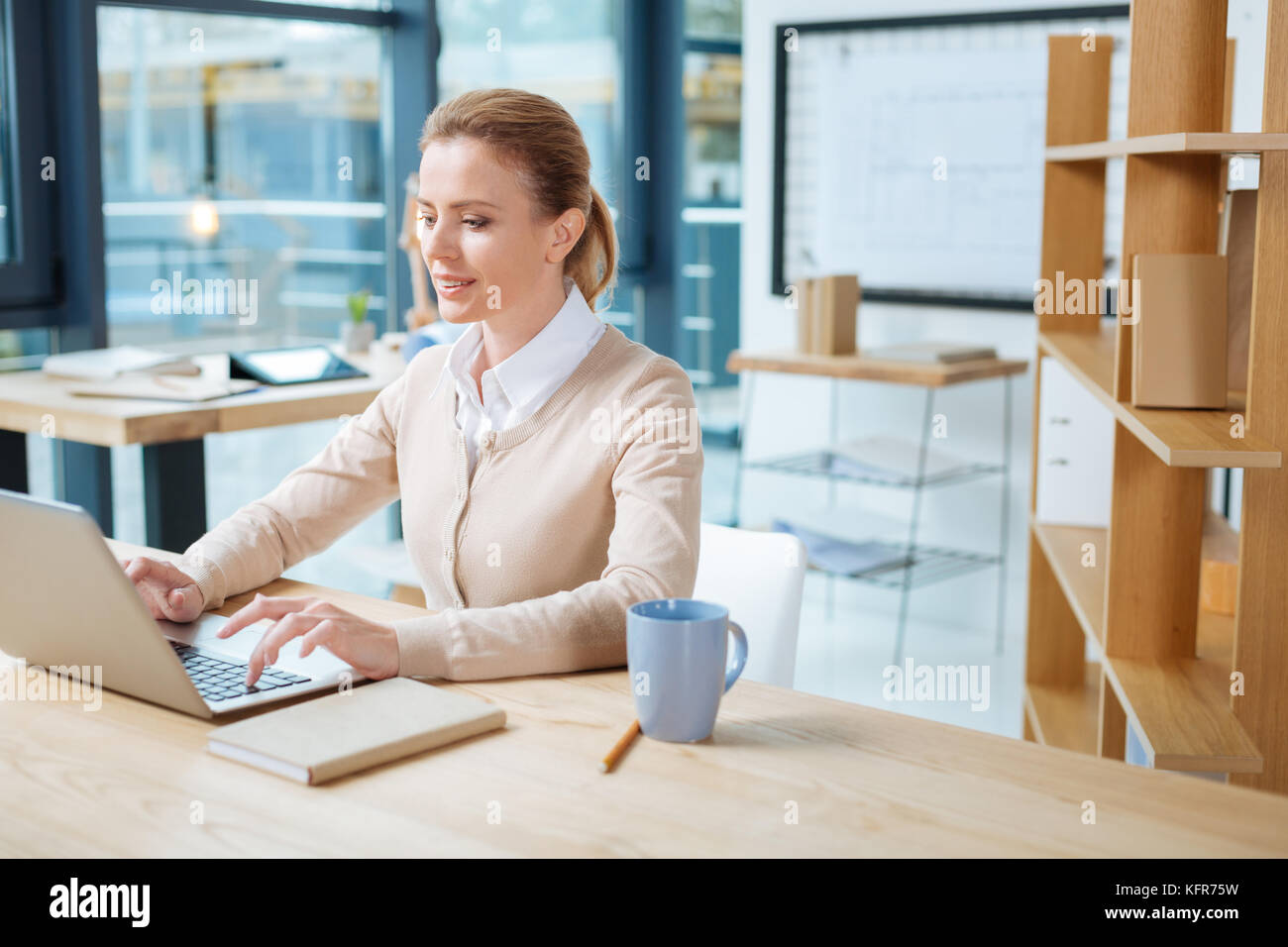 Bureau de renseignement Banque de photographies et d’images à haute ...