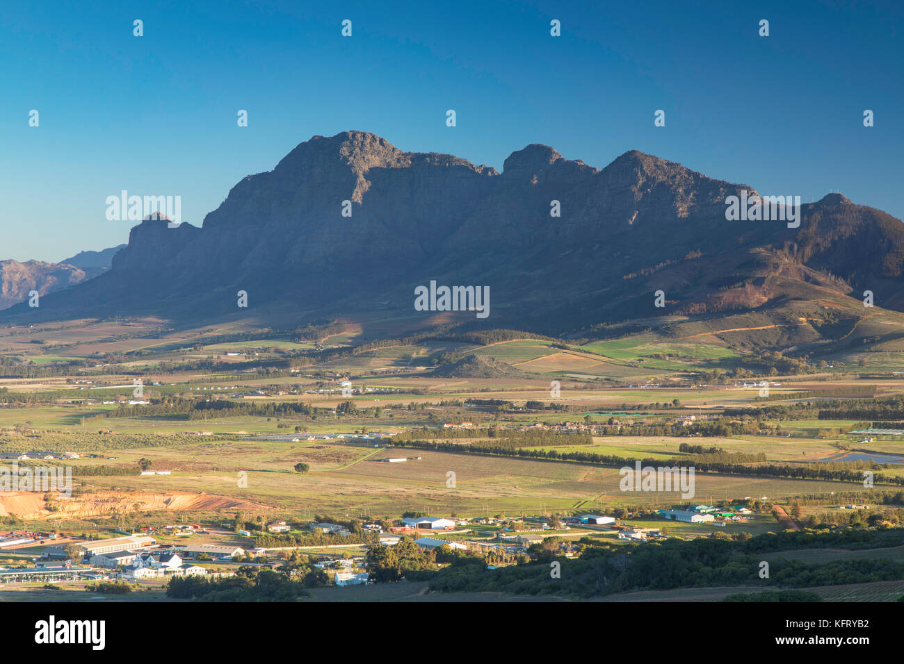 Montagne simonsberg Banque de photographies et d’images à haute ...