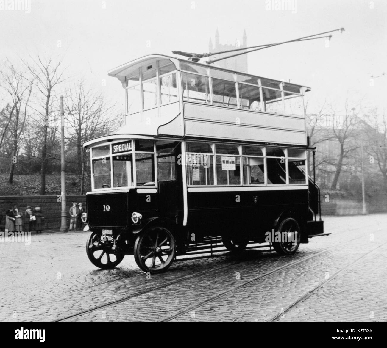 Early trolleybus Banque de photographies et d’images à haute résolution ...