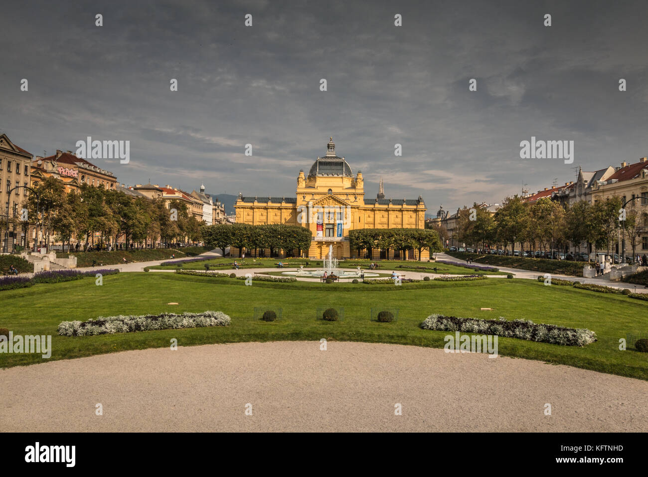 Zagreb museum Banque de photographies et d’images à haute résolution ...