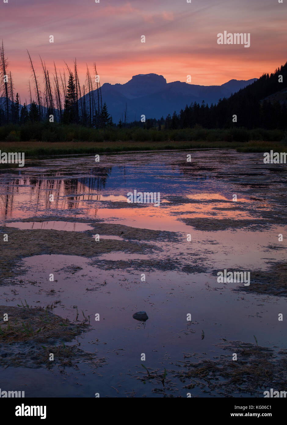 Lac vermillon lacs lac vermillion Banque de photographies et d’images à ...