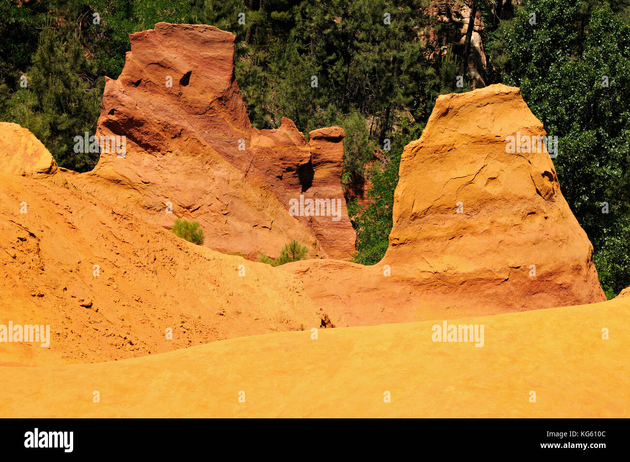 Roches ocres Banque de photographies et d’images à haute résolution - Alamy