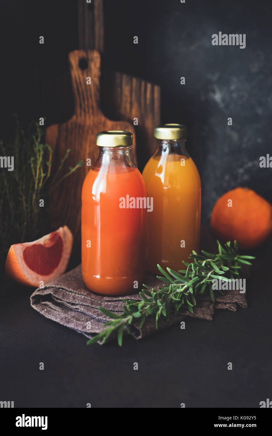 Bouteille de jus d'orange Banque de photographies et d’images à haute ...