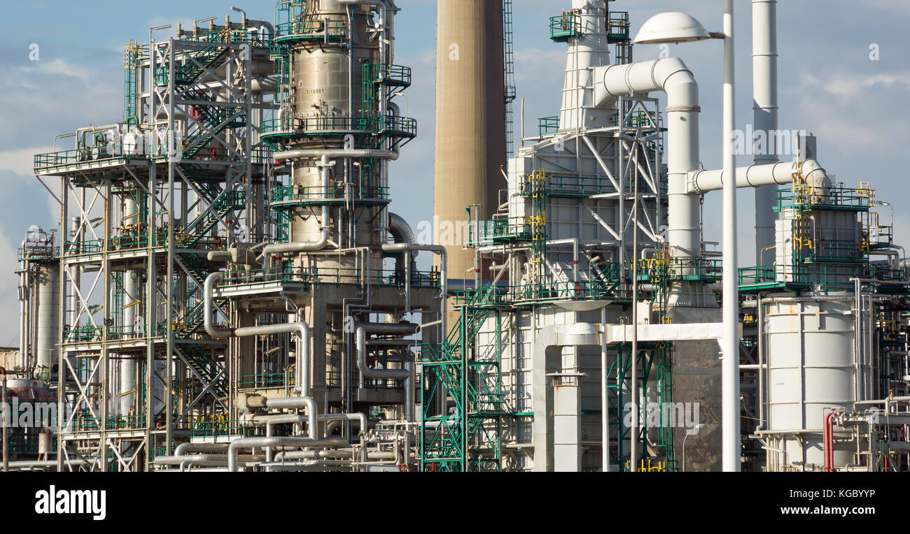 Usine de raffinage pétrolier Banque de photographies et d’images à ...