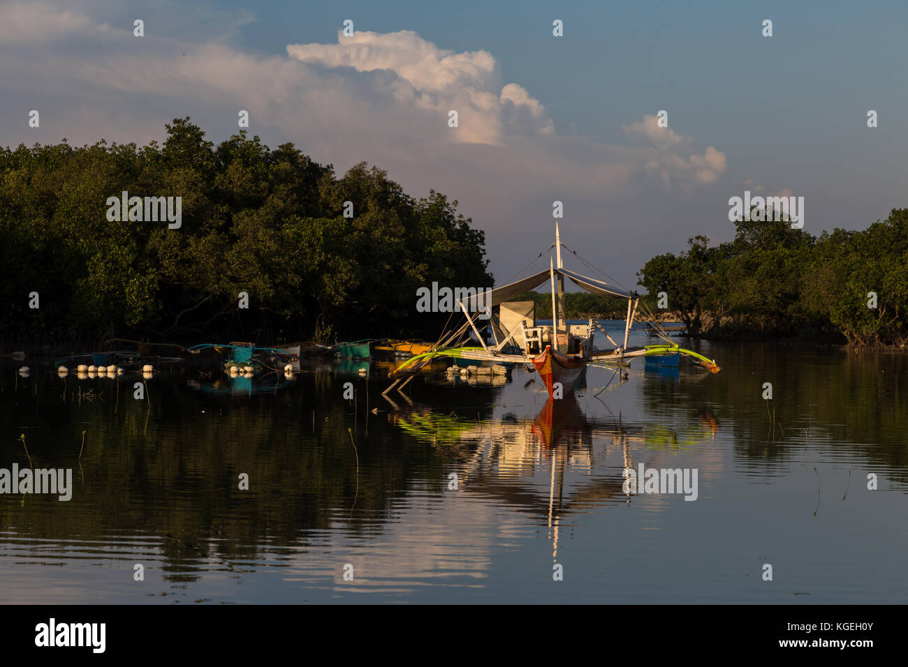 Asie Philippines Cebu Mactan sanctuaire mactan bateaux pompe dans les ...