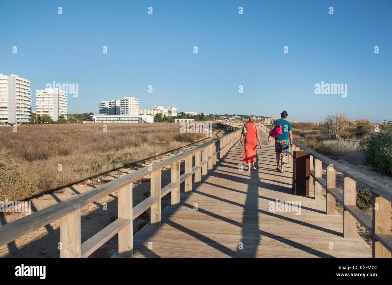 Alvor boardwalk Banque de photographies et d’images à haute résolution ...