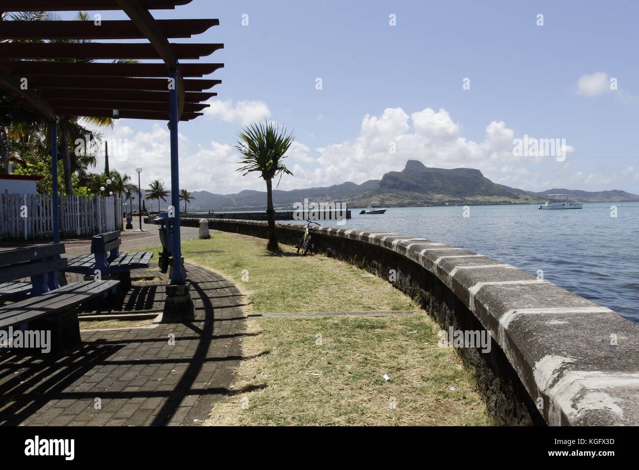 Mahebourg waterfront Banque de photographies et d’images à haute ...