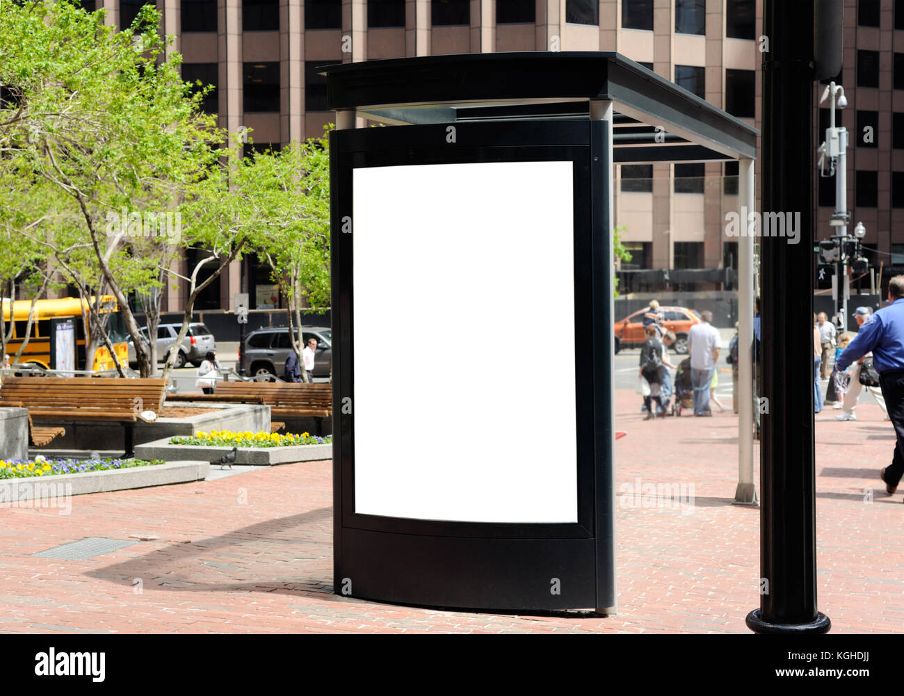 Arrêt de bus à bord. la publicité extérieure Photo Stock - Alamy
