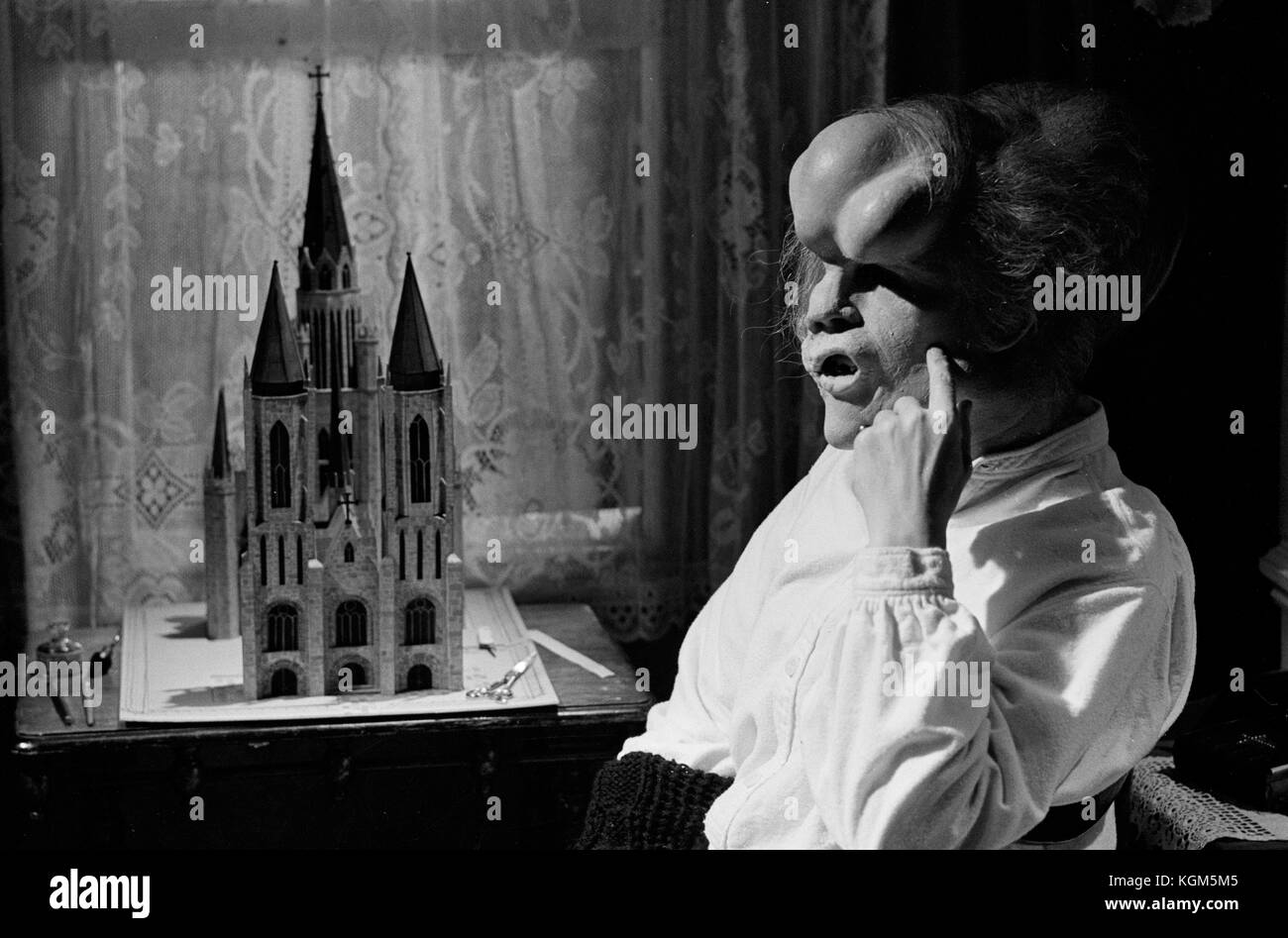 The elephant man john hurt Banque de photographies et d’images à haute ...